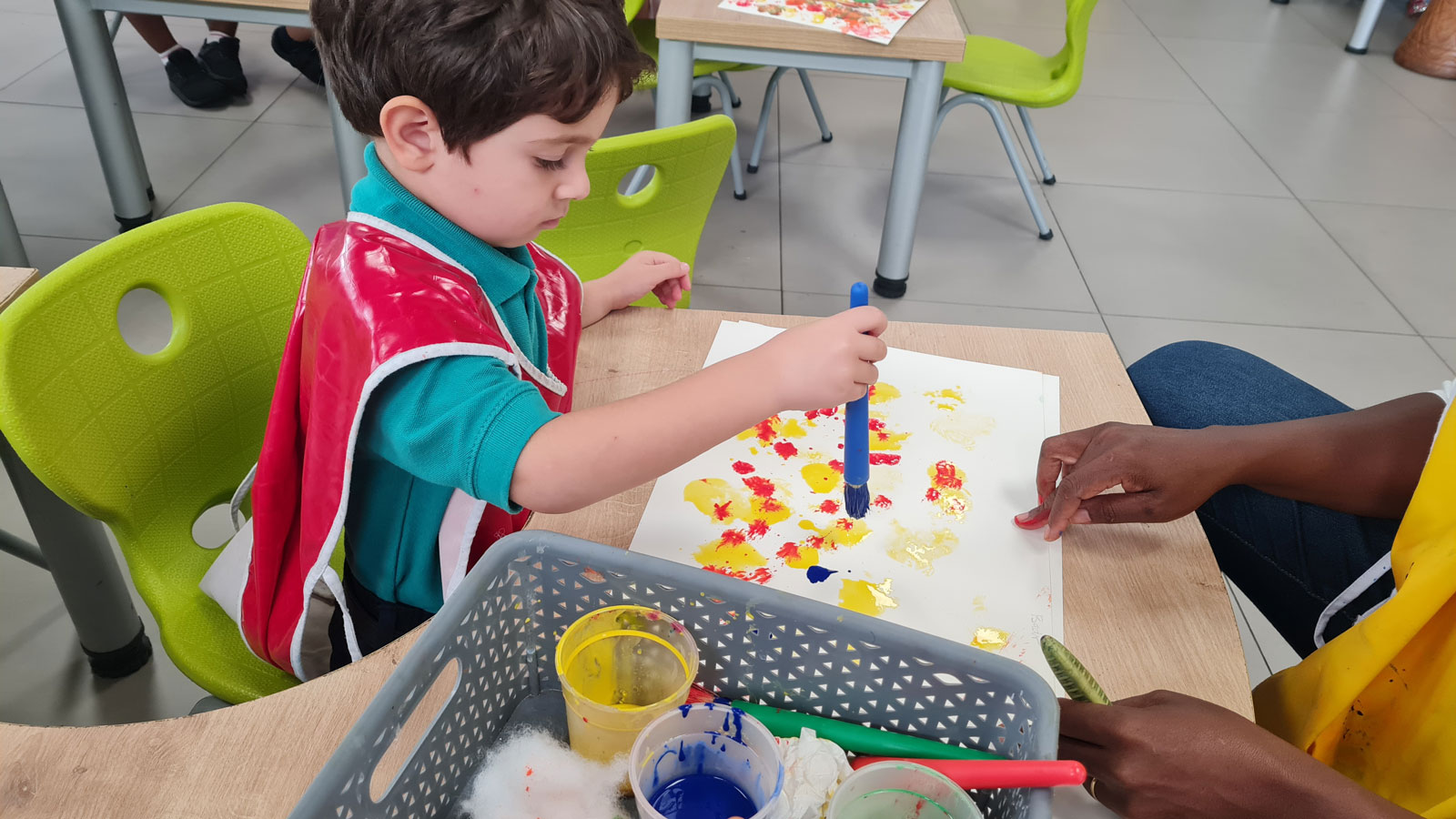 ARIS - PYP Nursery Explore Dabbing, an Art Technique